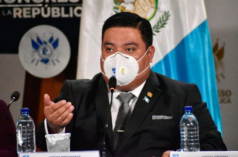 Piden investigar plazas otorgadas durante el mandato de Allan Rodríguez ...